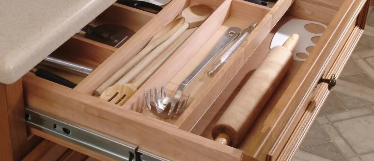 Cutlery Dividers - Cabinet Joint